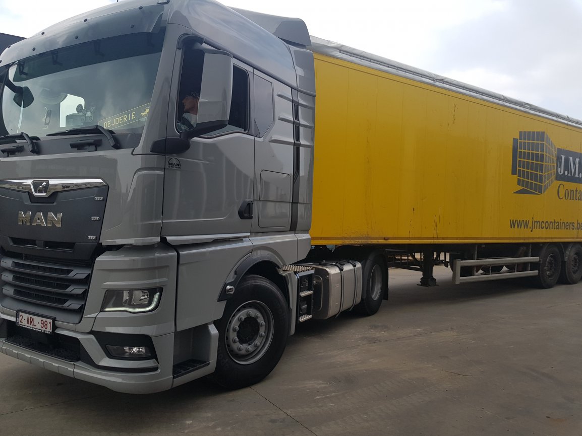 Afvaltransport met containers, kippers en walking floor | J.M.C Containers